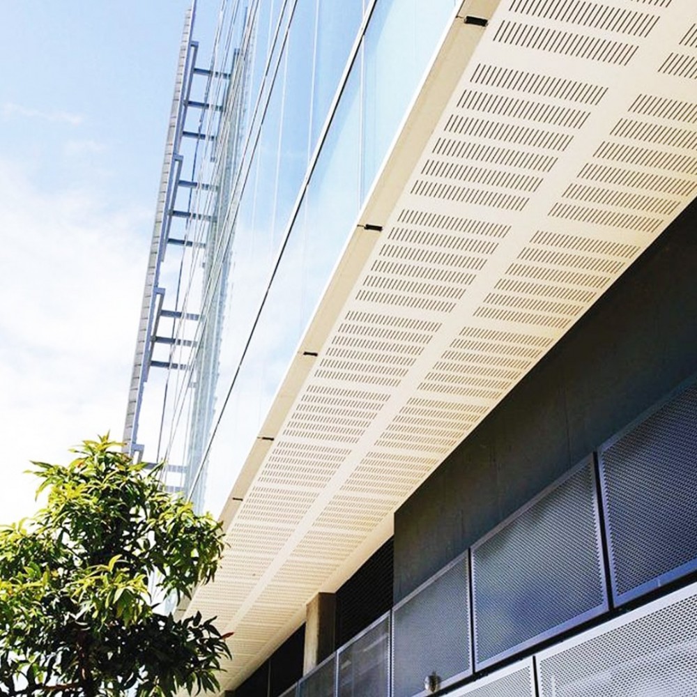 Saint-Gobain Prima Vent Slotted Eaves Lining 4.5MM (T) x 610MM 2' (W) x ...